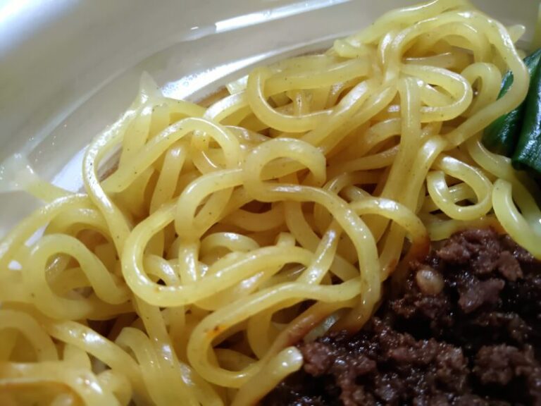 【全然辛くない？】セブン美食の祭典担々麺 赤坂四川飯店監修 | ハピ食